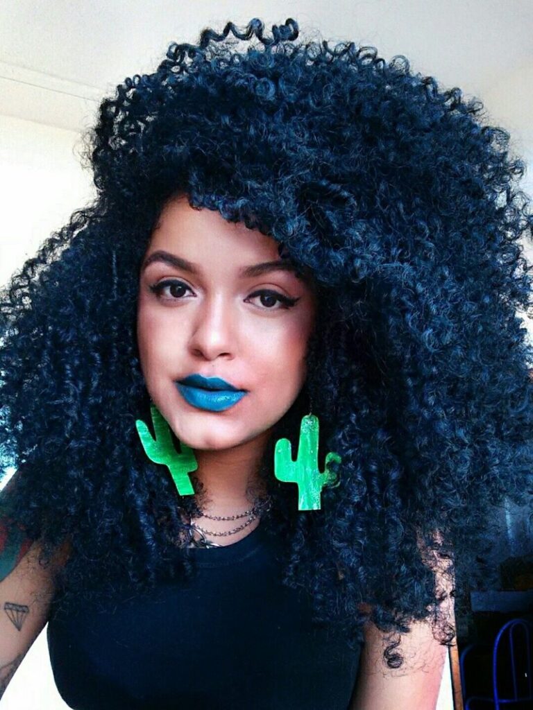 Cabelo preto azulado: Dicas e inspirações